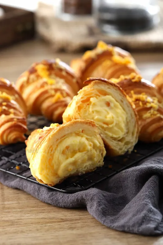 Hộp 6 Bánh Croissant Mini Trứng Muối (30Gx6)